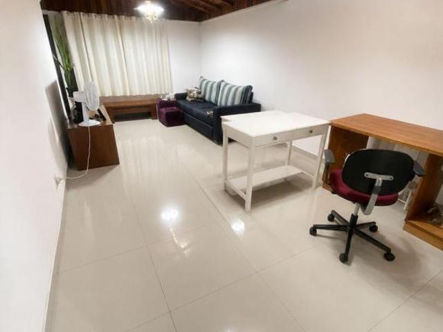 Aconchegante casa de vila para venda em Vila Rosália com 2 quartos, sendo 1 suíte, 113m²