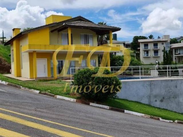 Aconchegante Casa em Condomínio Fechado
