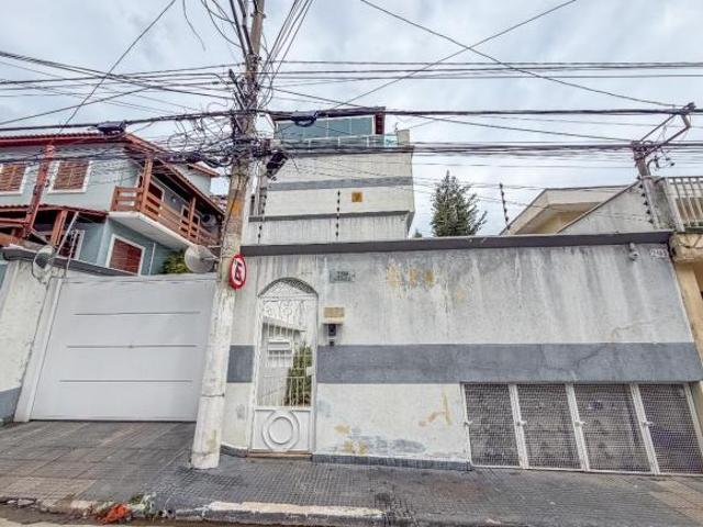 Agradável casa em condomínio para venda com 3 quartos, sendo 1 suíte, 172m²