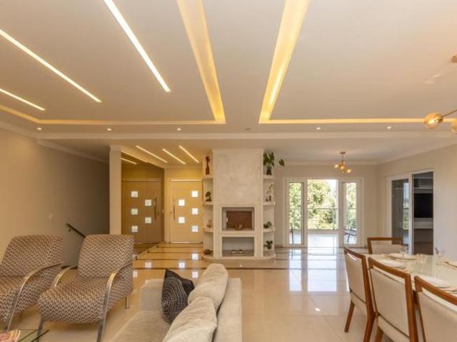 Deslumbrante casa em condomínio para venda com 4 quartos, 433m²