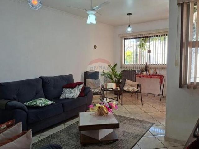 aconchegante casa na vila Bianchi em Mogi Mirim SP, com 2 quartos e uma suite por R$ 445.000,00