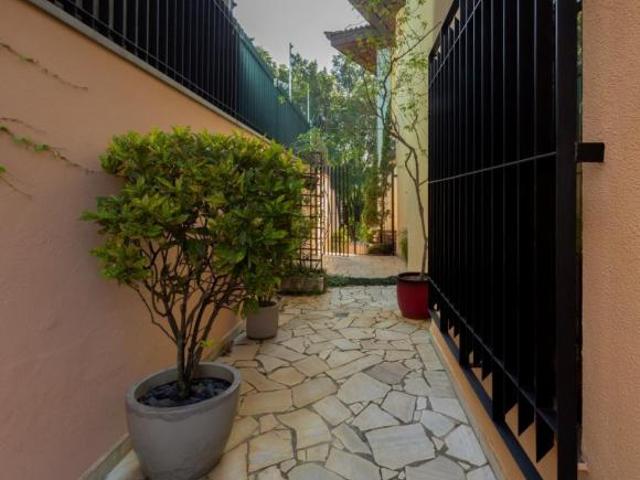 Confortável casa para venda em Alto da Lapa com 3 quartos, sendo 3 suítes, 310m² douglast#ZNN5K