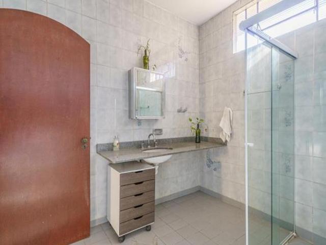 Imperdível casa para venda em Centro com 4 quartos, sendo 1 suíte, 281m² theremaxcollection#VK5J9
