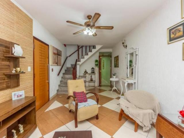 Aconchegante casa para venda em Engenheiro Goulart com 4 quartos, sendo 1 suíte, 154m²