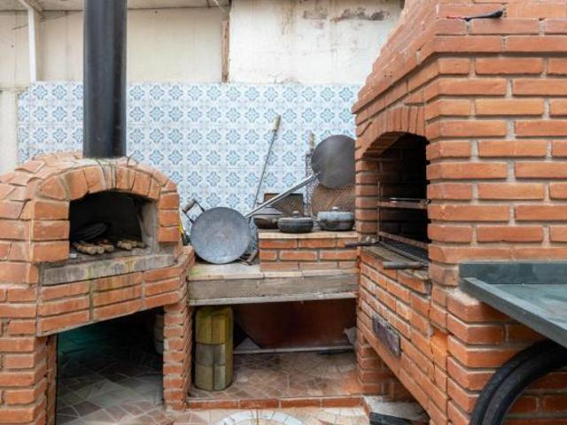 Aconchegante casa para venda em Jardim Três Marias com 2 quartos, sendo 1 suíte, 81m² ritamigliori