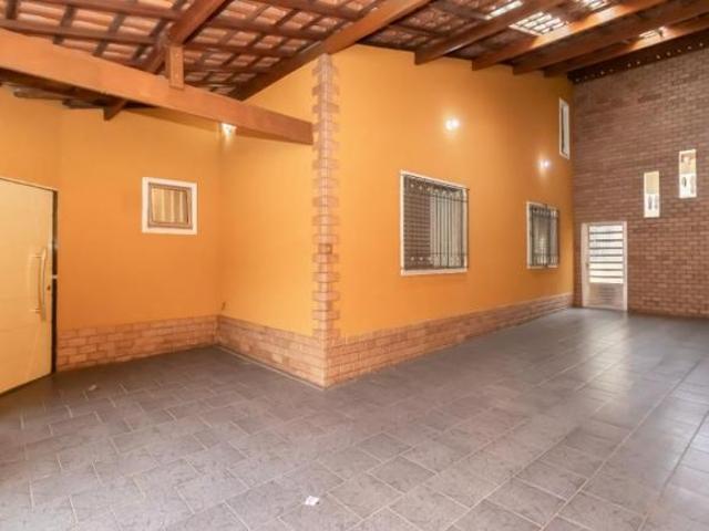 Aconchegante casa para venda em Jardim das Rosas Zona Norte com 2 quartos, sendo 1 suíte, 240m²