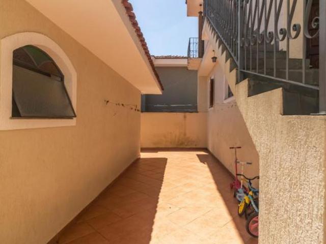Aconchegante casa para venda em Jardim São José Zona Norte com 4 quartos, sendo 2 suítes, 202m²