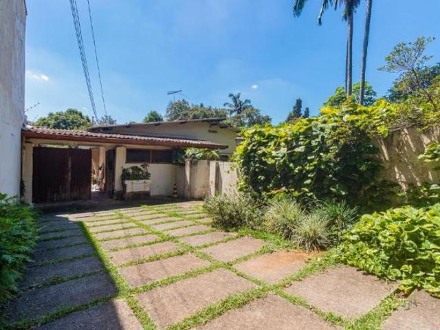 Aconchegante casa para venda em Santo Amaro com 4 quartos, sendo 1 suíte, 969m²