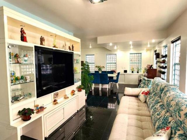 Imperdível casa para venda em Saúde com 3 quartos, sendo 3 suítes, 119m²