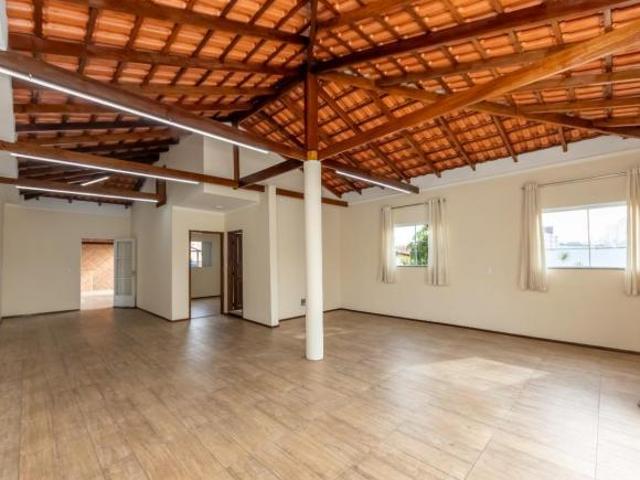 Aconchegante casa para venda em Vila Formosa com 4 quartos, sendo 3 suítes, 279m²