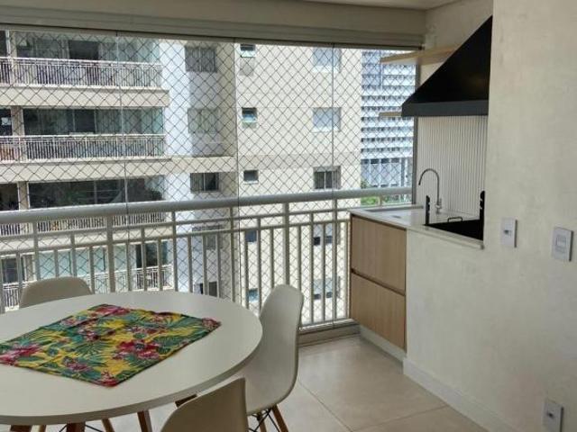 Aconchegante apartamento à venda na Barra Funda com 96m², 2 vagas próximo ao Shopping West Plaza