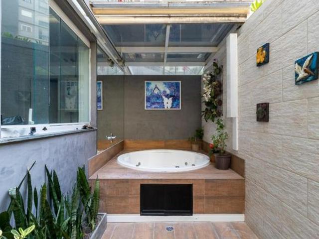 Aconchegante apartamento garden para venda em Bosque da Saúde com 4 quartos, sendo 2 suítes, 275m²
