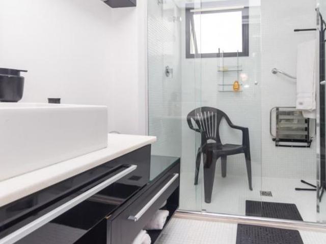 Aconchegante apartamento para venda e locação em Campo Belo com 2 quartos, sendo 2 suítes, 105m² r