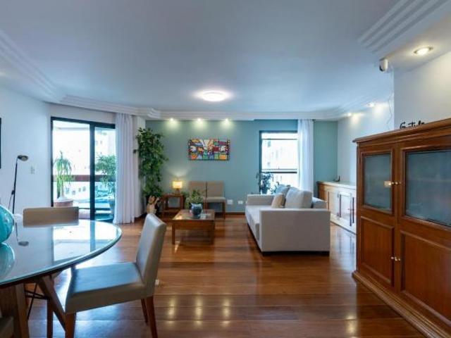 Elegante apartamento para venda em Vila Olímpia com 4 quartos, sendo 1 suíte, 146m²