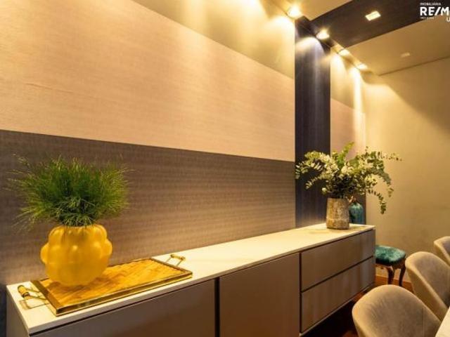 Agradável apartamento para venda em Vila Andrade com 3 quartos, sendo 3 suítes, 239.36m² remaxares