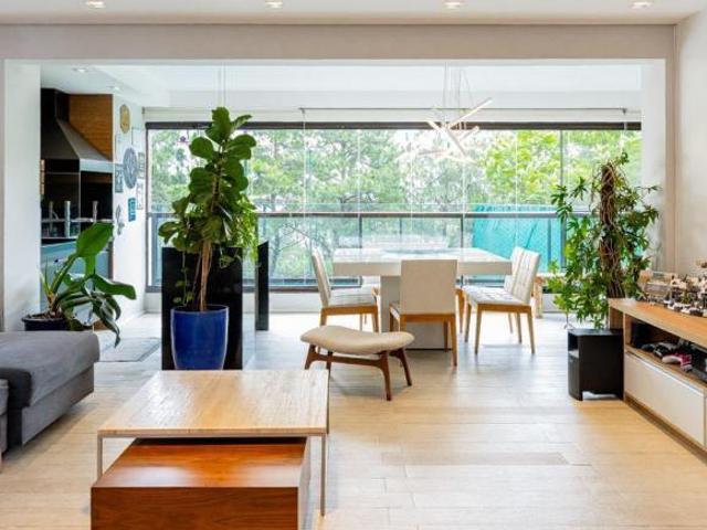 Aconchegante apartamento para venda em Vila Cruzeiro com 3 quartos, sendo 2 suítes, 167m²
