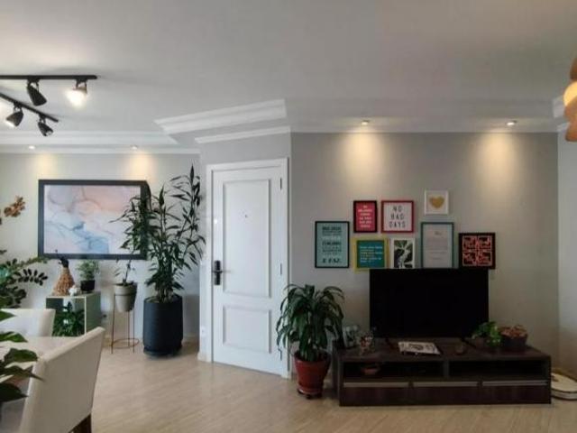 Confortável apartamento para venda em Vila Gumercindo com 3 quartos, sendo 1 suíte, 104m² fabiodan