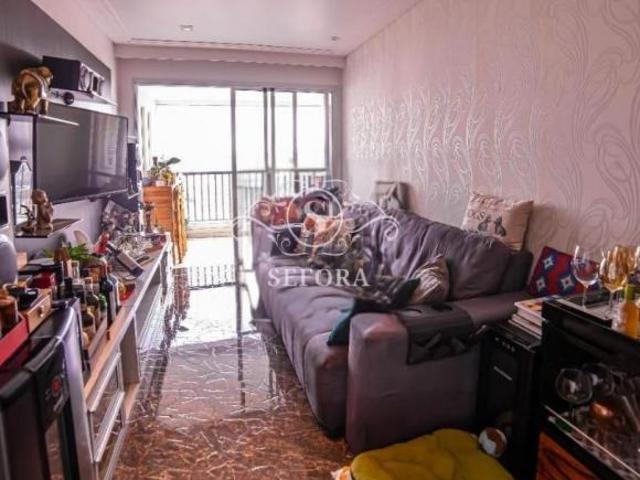 Agradável apartamento para venda em Vila Gumercindo com 3 quartos, sendo 1 suíte, 86m²