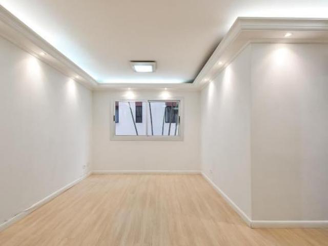 Aconchegante apartamento para venda em Aclimação com 3 quartos, sendo 1 suíte, 118m²