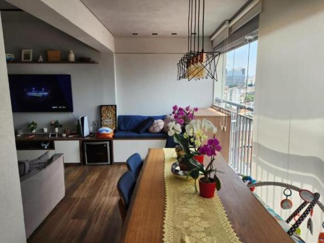 Funcional apartamento para venda em Cambuci com 2 quartos, sendo 2 suítes, 85m²