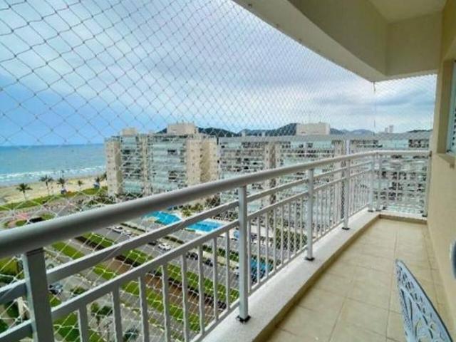 Aconchegante apartamento para venda em Centro com 3 quartos, sendo 1 suíte, 141m²