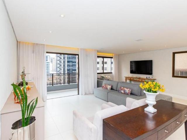 Funcional apartamento para venda em Itaim Bibi com 4 quartos, sendo 3 suítes, 197m² kathrincoaracy