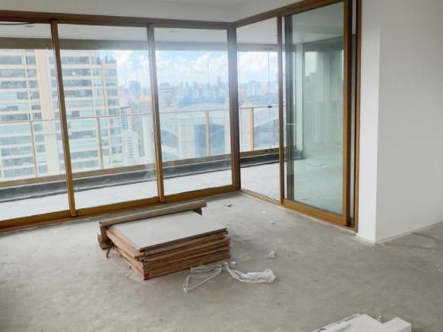 Deslumbrante apartamento para venda em Itaim Bibi com 3 quartos, sendo 3 suítes, 147m²