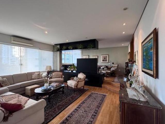 Espetacular apartamento para venda em Jardim Fonte do Morumbi com 3 quartos, sendo 3 suítes, 272m²