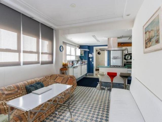 Atraente apartamento para venda em Jardim Paulista com 2 quartos, sendo 2 suítes, 390m²