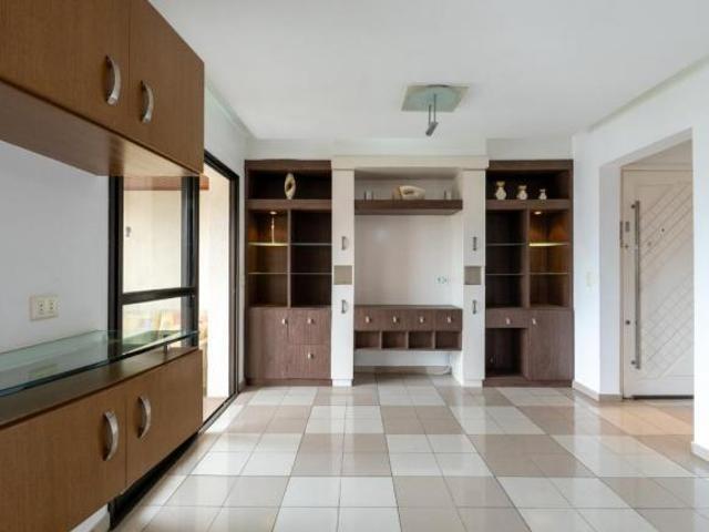 Elegante apartamento para venda em Panamby com 4 quartos, sendo 2 suítes, 130m²