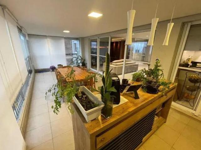 Aconchegante apartamento para venda em Parque São Jorge com 4 quartos, sendo 3 suítes, 167m² urban