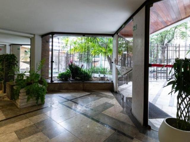 Aconchegante apartamento para venda em Perdizes com 4 quartos, sendo 4 suítes, 223m² danielebolzon