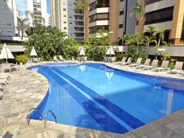 Elegante apartamento para venda em Perdizes com 5 quartos, sendo 2 suítes, 246m² danielebolzonello