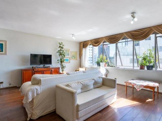 Aconchegante apartamento para venda em Real Parque com 3 quartos, sendo 1 suíte, 132m²