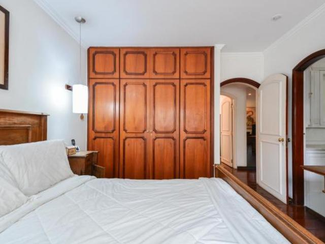 Aconchegante apartamento para venda em Santa Cecília com 3 quartos, sendo 1 suíte, 210m² monicagol