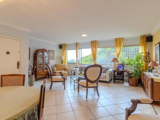 Confortável apartamento para venda em Santo Amaro com 4 quartos, sendo 1 suíte, 155m²