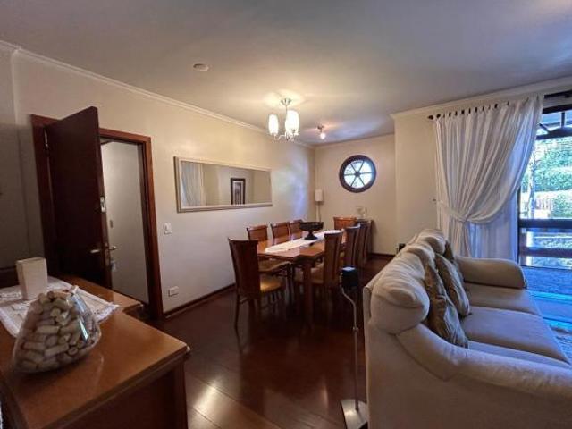 Versátil duplex para venda em Vila Iara com 4 quartos, sendo 4 suítes, 178m²