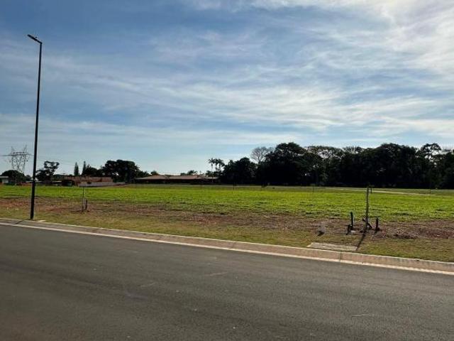 Excelente lote em condomínio para venda em Condomínio Sapezal, 360m²