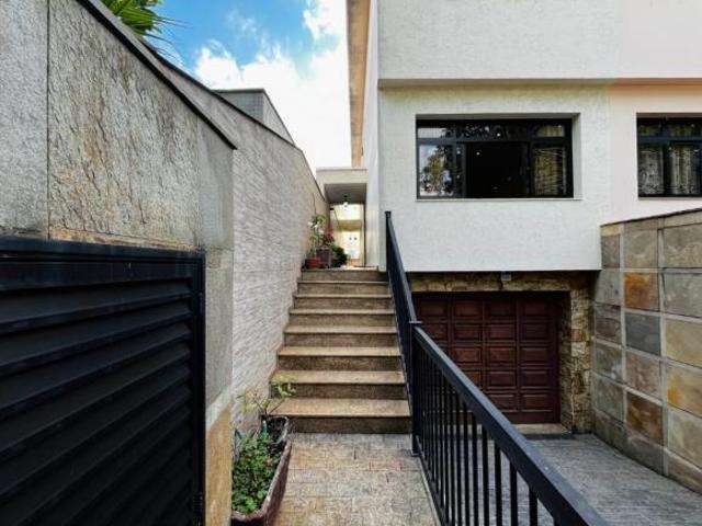 Funcional sobrado para venda em Bosque da Saúde com 3 quartos, sendo 3 suítes, 217m² sergio olivei
