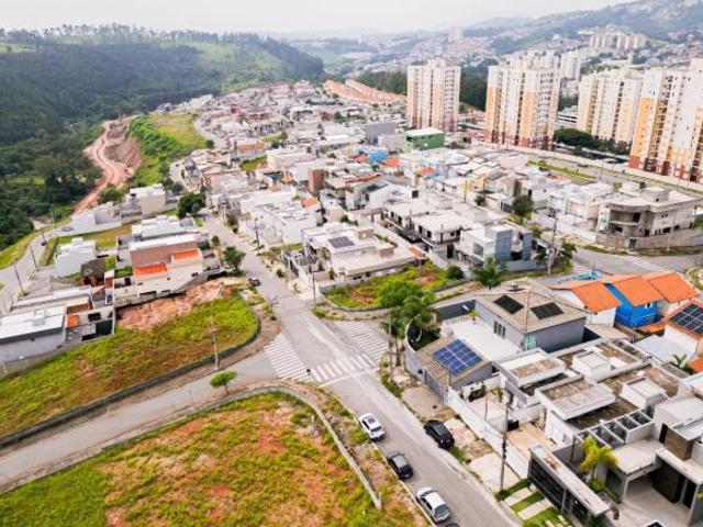 Aconchegante sobrado para venda em Portais Polvilho com 3 quartos, sendo 3 suítes, 189m² mlimaos