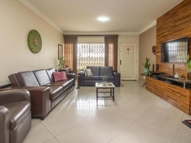 Deslumbrante sobrado para venda em Vila Carrão com 3 quartos, sendo 3 suítes, 289m²