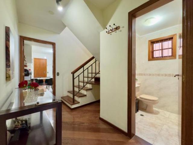 Sensacional sobrado para venda em Vila Marari com 3 quartos, sendo 3 suítes, 157m²
