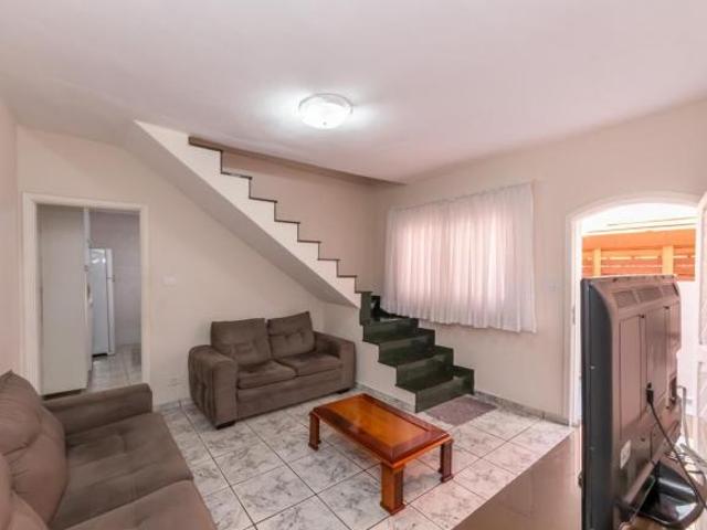 Confortável sobrado para venda em Vila Tolstoi com 3 quartos, 102m²