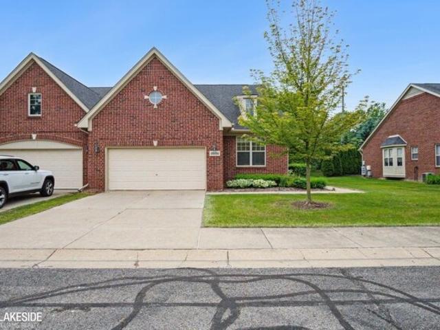Acorn Ln, Clinton Township, Condo For Sale