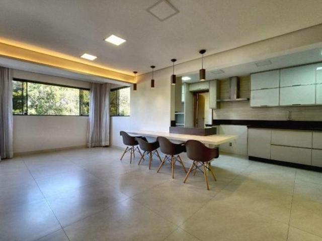 Acabamento em porcelanato, pintura nova, SQN 305