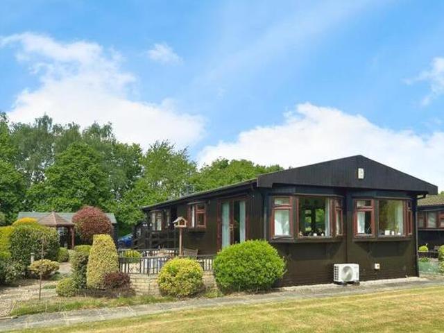 Acacia Avenue, Torksey Lock, 2 Bedroom Park