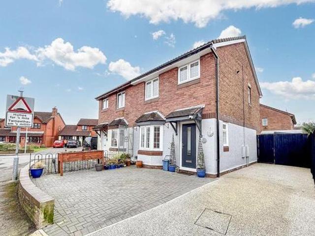 Acacia Avenue, Undy, 3 Bedroom Semi detached
