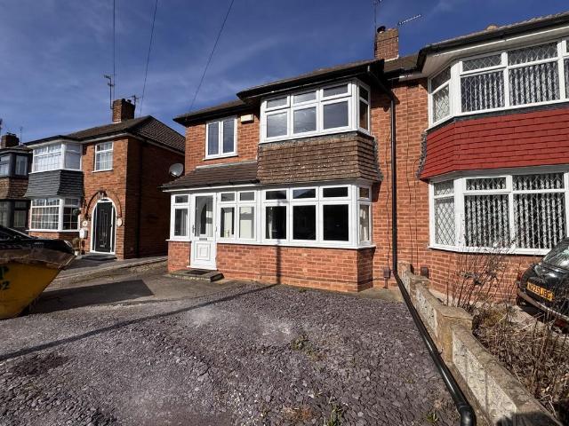 Acacia Drive, Wolverhampton WV14 3 bed semi detached house to rent £1,275 pcm £294 pw