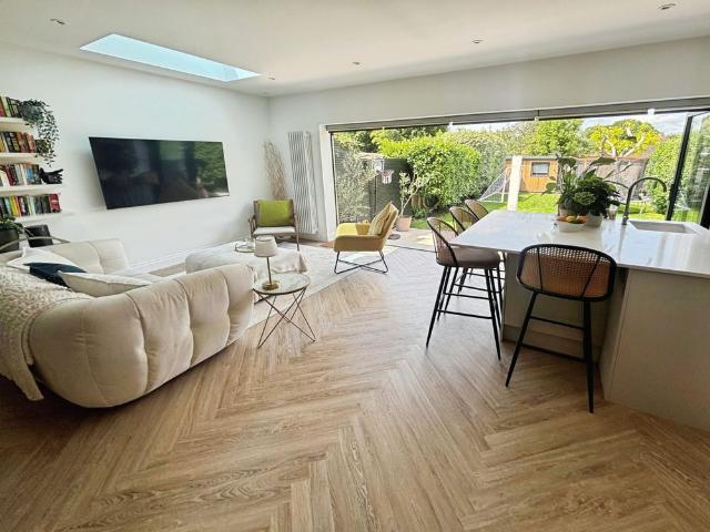 Acacia Drive, Upminster, RM14