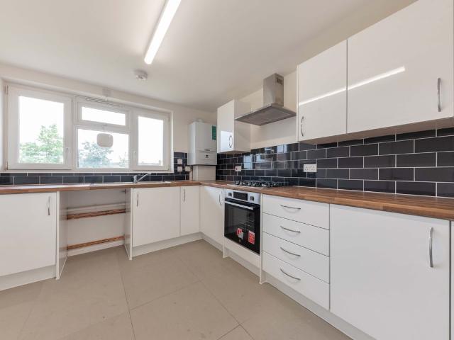 Acacia Road, London N22, 2 bed flat to rent, £1,750 pcm | PrimeLocation